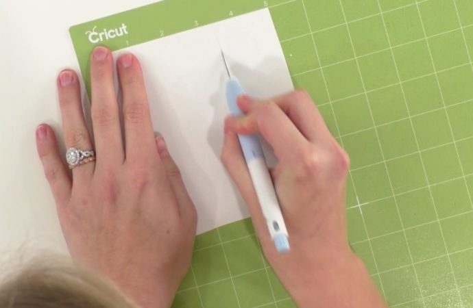How to Make and Apply Vinyl Decals with Your Cricut - Makers Gonna Learn