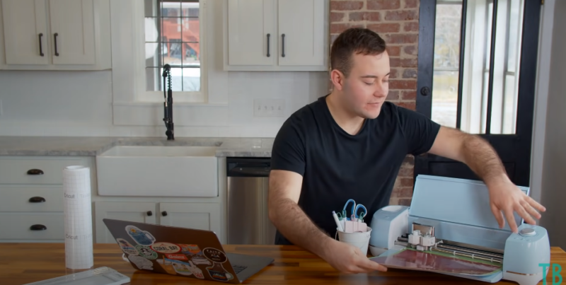 Making Bulk Vinyl Decals - Makers Gonna Learn