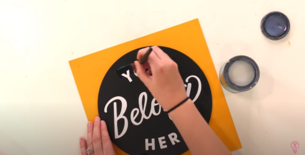 How To Seal Vinyl for Outdoor Signs - Makers Gonna Learn
