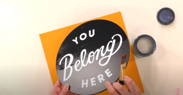 How To Seal Vinyl for Outdoor Signs - Makers Gonna Learn